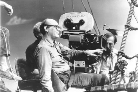 Wilford Leach, foi um diretor aclamado por suas encenações, vencedor de ...