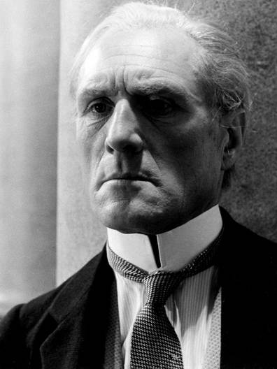 Jack Watson, começou sua carreira de ator como comediante, foi o ...