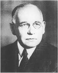 Carlton Hayes, foi professor aposentado de história na Universidade de ...