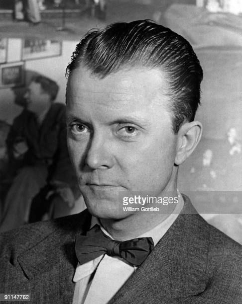 Eddie Condon, considerado um dos maiores guitarristas de jazz, se ...