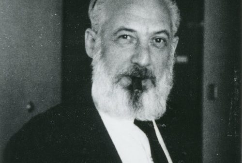 Samuel Eilenberg, foi um eminente matemático, foi co-vencedor, com Atle ...