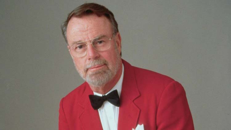 Erich Kunzel, regeu a Orquestra de Cincinnati Pops por mais de três ...