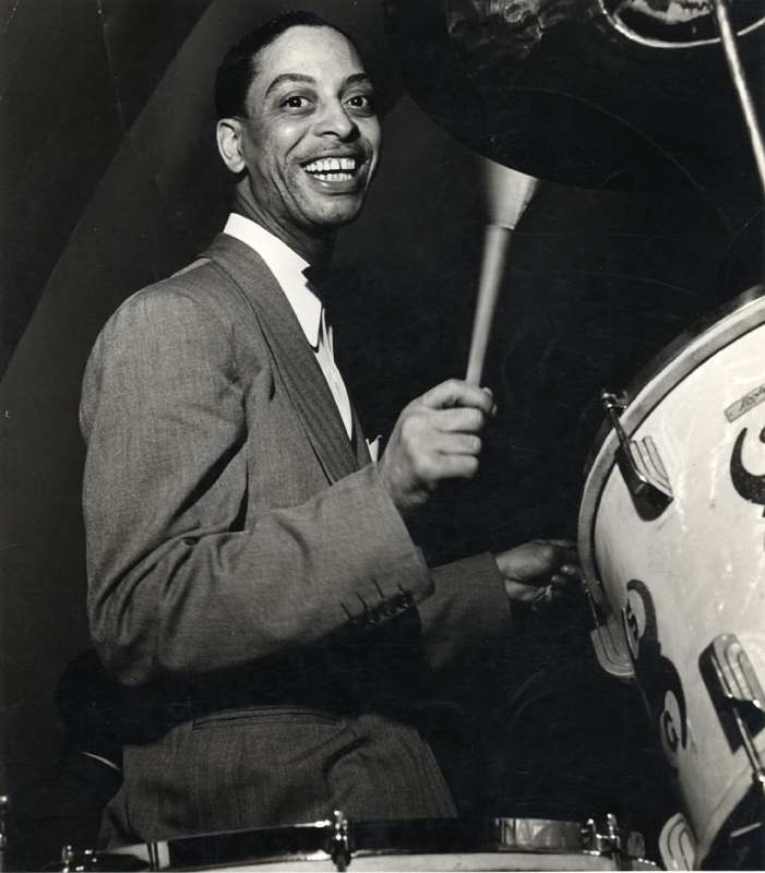 Sonny Greer, foi o baterista original da Duke Ellington’s Orchestra ...