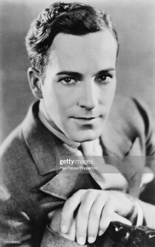 David Manners, ator e autor de cinema canadense-americano, mais ...