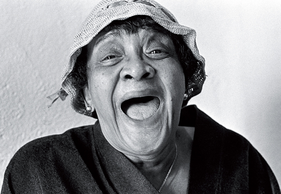 Moms Mabley, comediante e atriz americana, gravou álbuns de comédia e ...