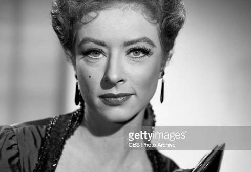 Amanda Blake, atriz que interpretou Kitty Russell, uma mulher sábia que ...