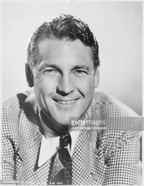 Charles Farrel, ator cuja carreira durou quatro décadas, variando de ...