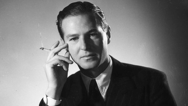 Terence Rattigan, prolífico dramaturgo inglês, escreveu a comédia ...