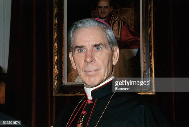 Fulton J. Sheen, arcebispo, cuja presença dominante e brilho oratório ...