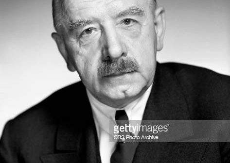 Rudolph Ganz, era pianista, compositor e presidente emérito do Chicago ...