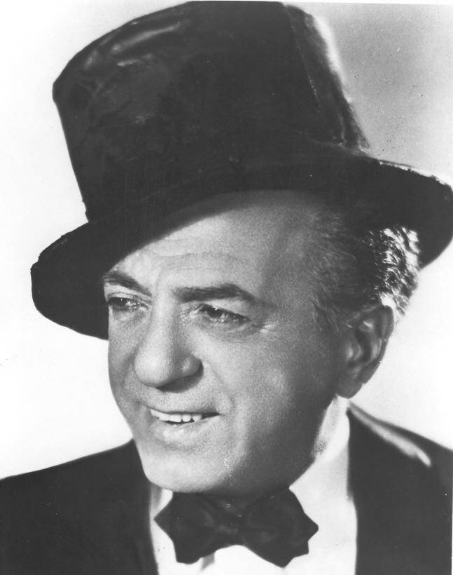 Ted Lewis, artista de cartola surrada que começou sua apresentação ...