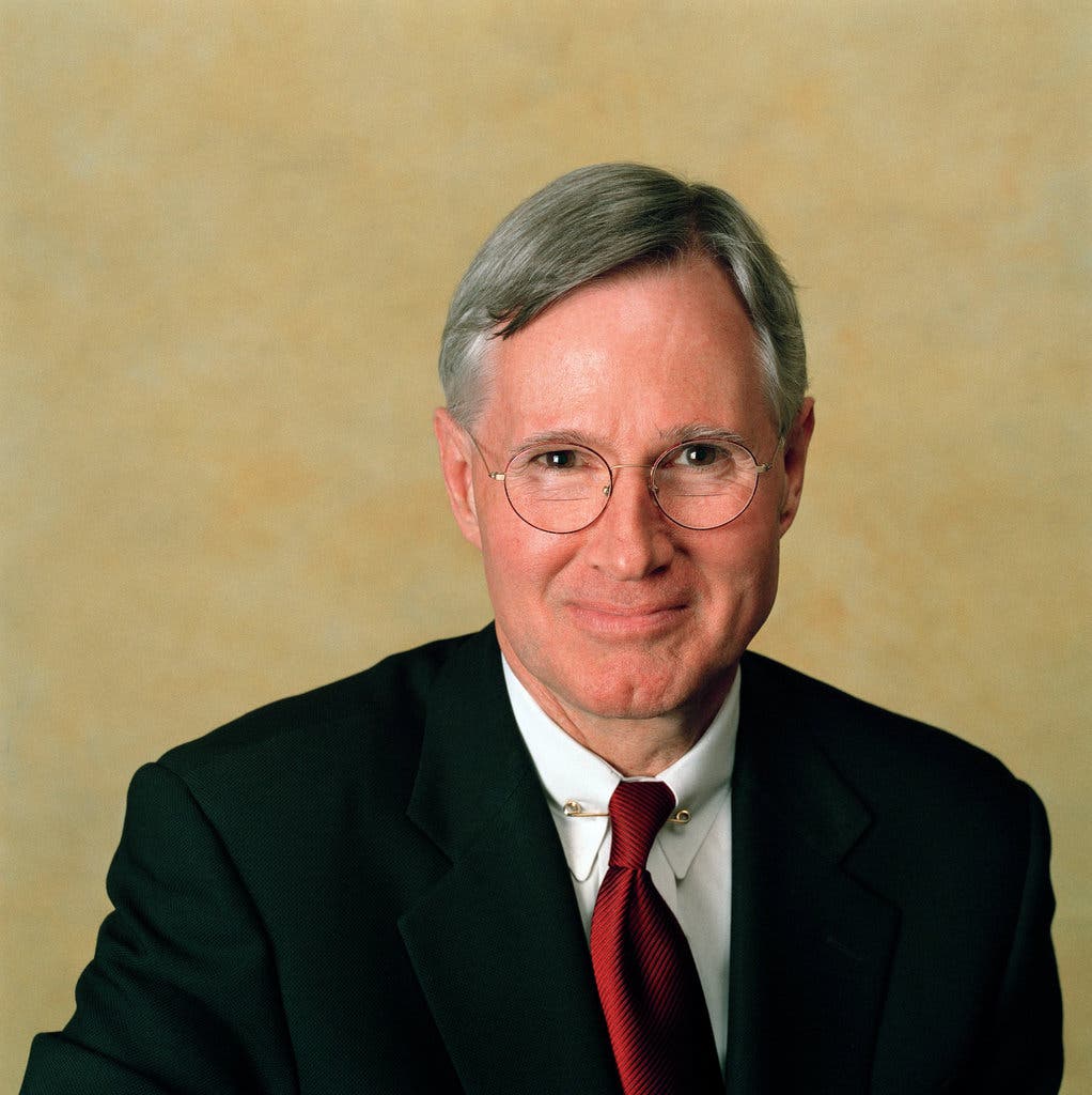 William Loverd, foi um promotor de livros elegante e tímido em relação ...