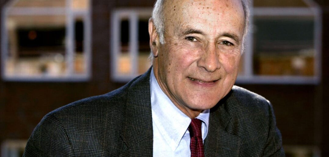 Joseph Nye, foi uma figura influente na formulação da política de ...