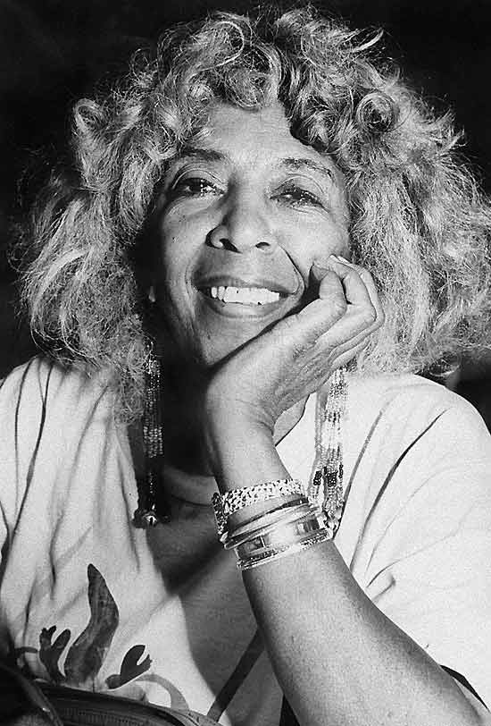 Ellen Stewart, diretora teatral. Fundadora do La MaMa Experimental ...