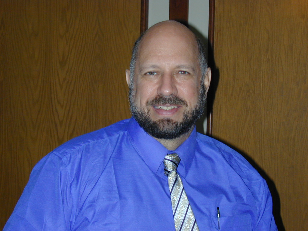 Michael S. Hart, fundador do Projeto Gutenberg e inventor do livro ...