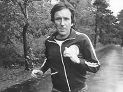 James Fixx, autor do livro The Complete Book of Running , um manual ...