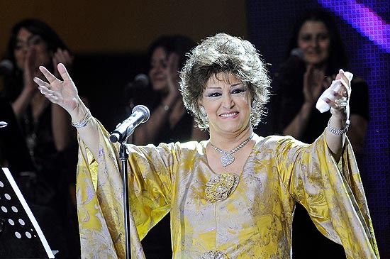 Warda al-Jazairia, artista franco-argelina reverenciada por sua voz ...