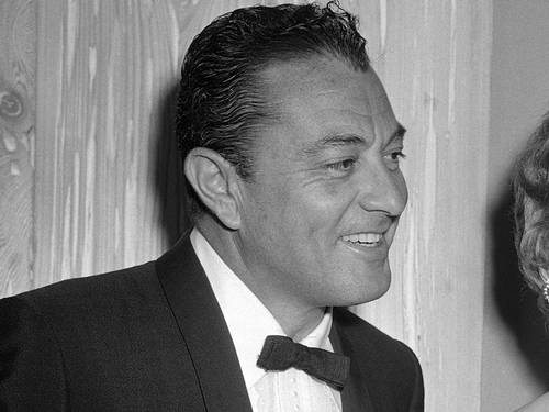 Tony Martin, cantor e ator fez sucesso principalmente em filmes ...