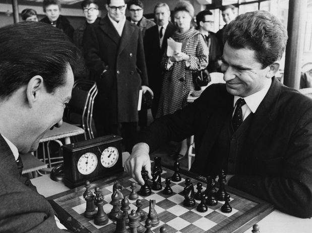 Svetozar Gligoric, um dos melhores jogadores de xadrez do mundo nos ...