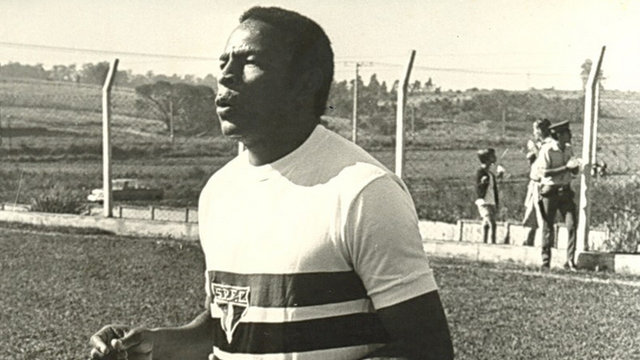 Teodoro, ex-jogador campeão brasileiro pelo São Paulo em 1977.