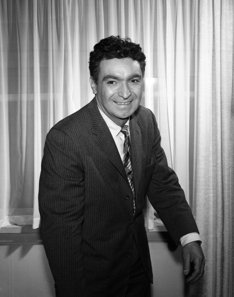 Al Ruscio, ator americano que apareceu em várias séries de televisão e ...