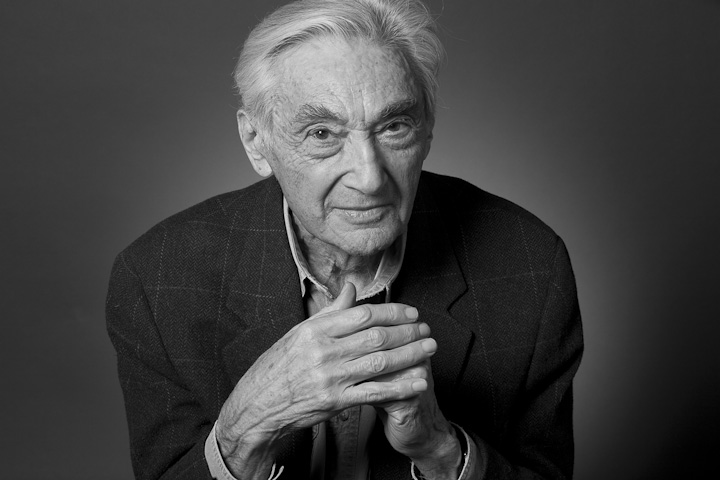 Howard Zinn, foi um dos ícones dos movimentos pelos direitos civis e ...